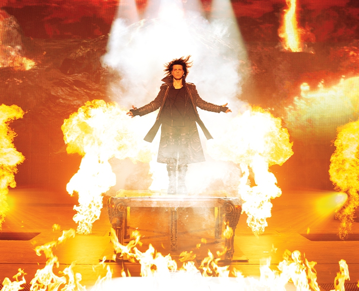 Las Vegas illusionist celebrates the holidays with 'Criss Angel ...