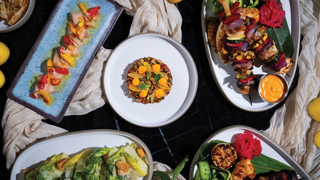 Como Poolside Café & Bar is the ideal outdoor Las Vegas retreat to enjoy a meal - Las Vegas Magazine